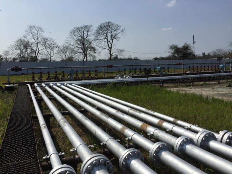 Flow lines and trunk lines in the oil and gas industry