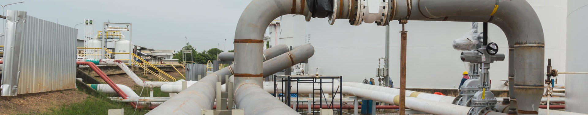 Flow lines and trunk lines in the oil and gas industry